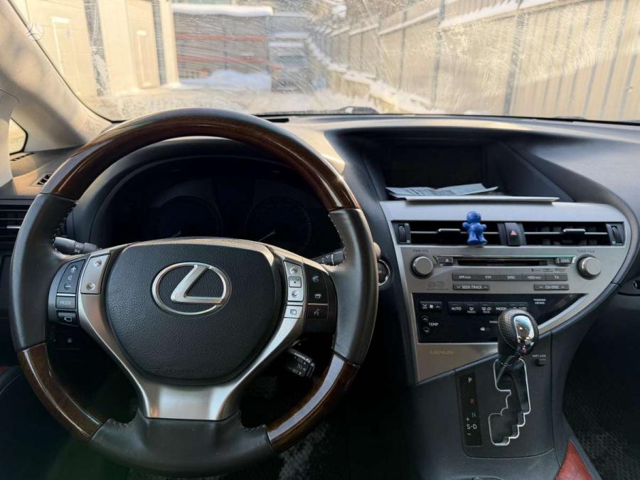 Balts Lexus RX 450h 2009 Viļņa, ar dzinēja tilpumu 3.46 L un nobraukumu 359 tūkst. km par 10900 €, foto 5 vietnē AUTOMOTO.COM.LV