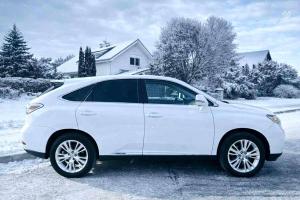 White Lexus RX 450h 2009 in Vilnius, with an engine capacity of 3.50 L and mileage of 320 thousand km for 10500 €, photo 4 on AUTOMOTO.COM.LV