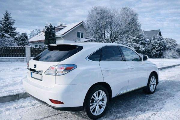 Balts Lexus RX 450h 2009 Viļņa, ar dzinēja tilpumu 3.50 L un nobraukumu 320 tūkst. km par 10500 €, foto 5 vietnē AUTOMOTO.COM.LV