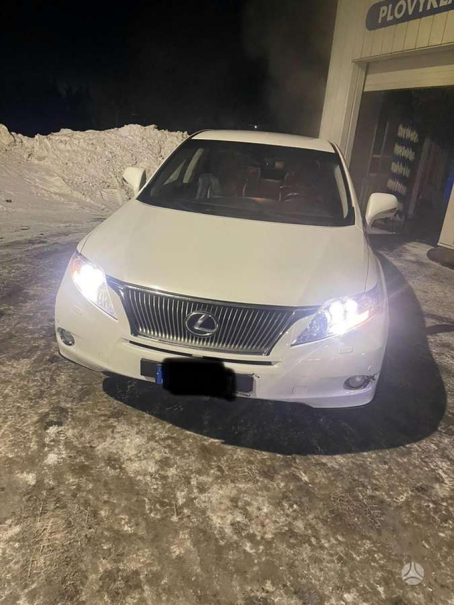 Balts Lexus RX 450h 2009 Tauragė, ar dzinēja tilpumu 3.50 L un nobraukumu 300 tūkst. km par 6950 €, foto 5 vietnē AUTOMOTO.COM.LV