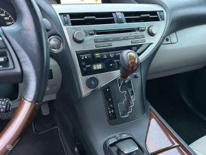 Balts Lexus RX 450h 2009 Viļņa, ar dzinēja tilpumu 3.50 L un nobraukumu 249 tūkst. km par 11900 €, foto 23 vietnē AUTOMOTO.COM.LV