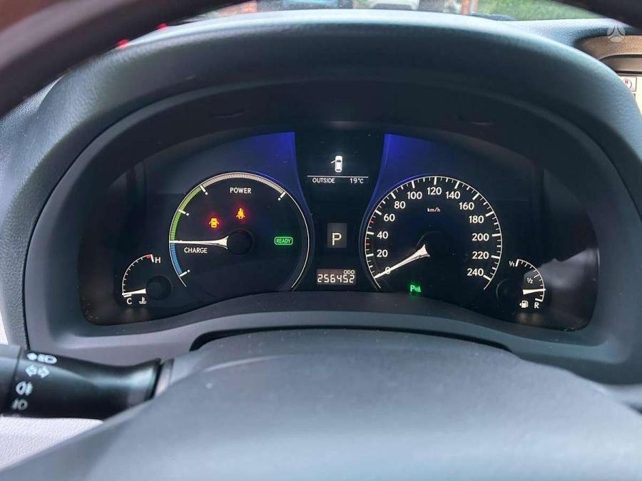 Balts Lexus RX 450h 2009 Viļņa, ar dzinēja tilpumu 3.50 L un nobraukumu 249 tūkst. km par 11900 €, foto 24 vietnē AUTOMOTO.COM.LV