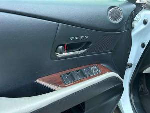 Balts Lexus RX 450h 2009 Viļņa, ar dzinēja tilpumu 3.50 L un nobraukumu 249 tūkst. km par 11900 €, foto 28 vietnē AUTOMOTO.COM.LV