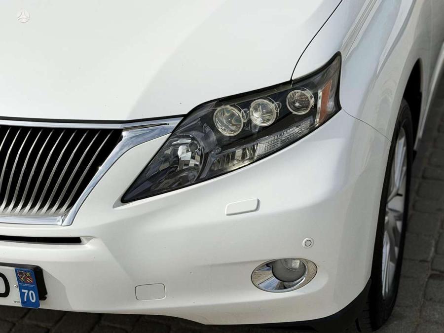 Balts Lexus RX 450h 2009 Tauragė, ar dzinēja tilpumu 3.50 L un nobraukumu 313 tūkst. km par 10400 €, foto 8 vietnē AUTOMOTO.COM.LV