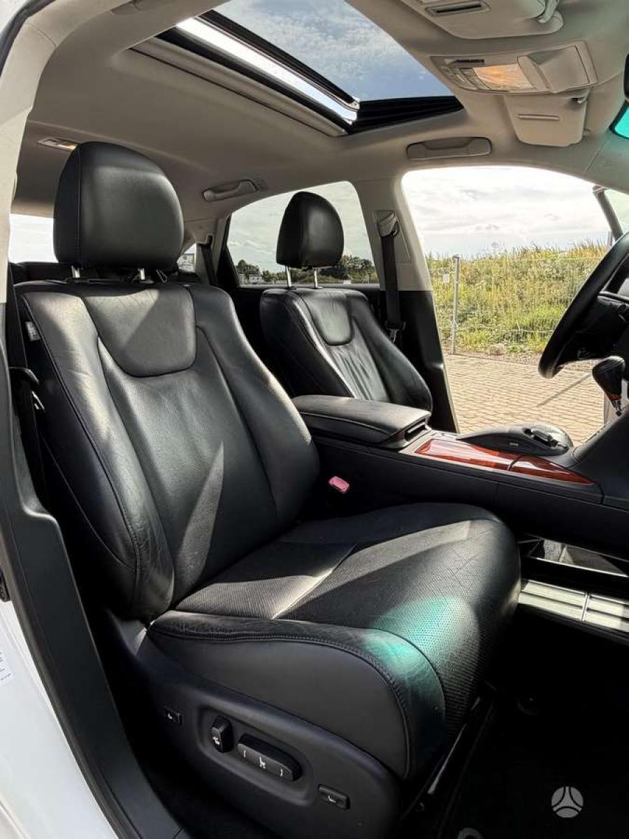 Balts Lexus RX 450h 2009 Tauragė, ar dzinēja tilpumu 3.50 L un nobraukumu 313 tūkst. km par 10400 €, foto 39 vietnē AUTOMOTO.COM.LV