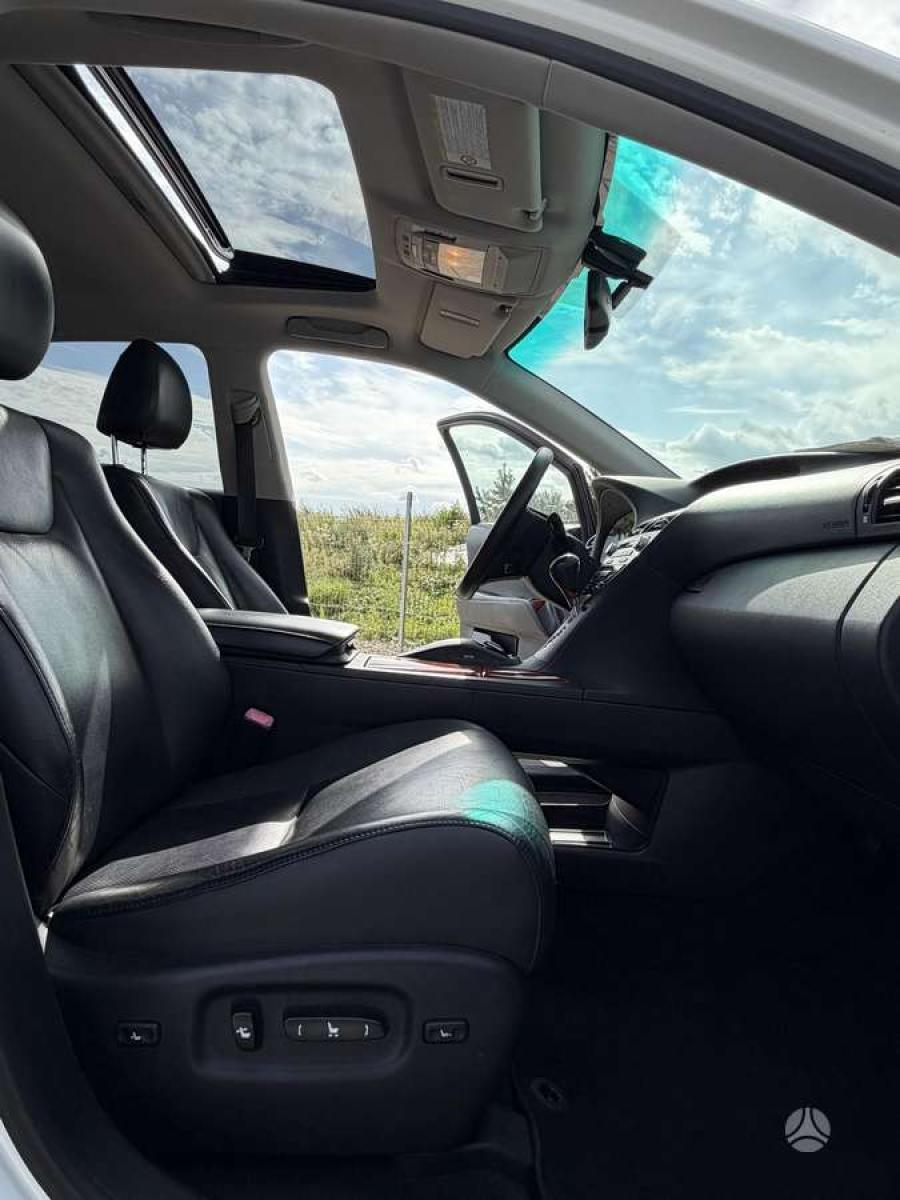 Balts Lexus RX 450h 2009 Tauragė, ar dzinēja tilpumu 3.50 L un nobraukumu 313 tūkst. km par 10400 €, foto 40 vietnē AUTOMOTO.COM.LV