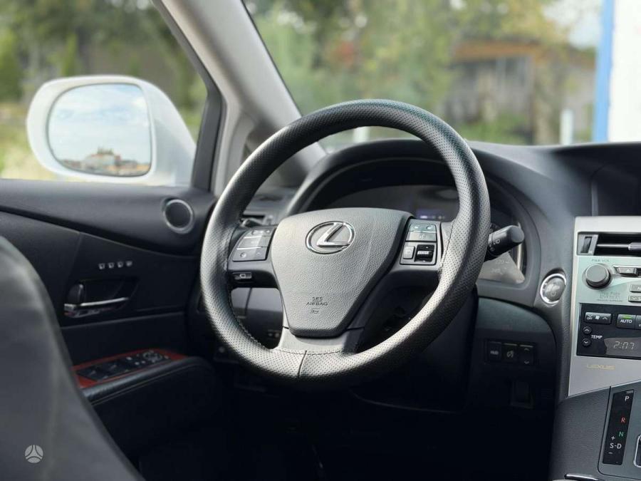 Balts Lexus RX 450h 2009 Tauragė, ar dzinēja tilpumu 3.50 L un nobraukumu 313 tūkst. km par 10400 €, foto 52 vietnē AUTOMOTO.COM.LV