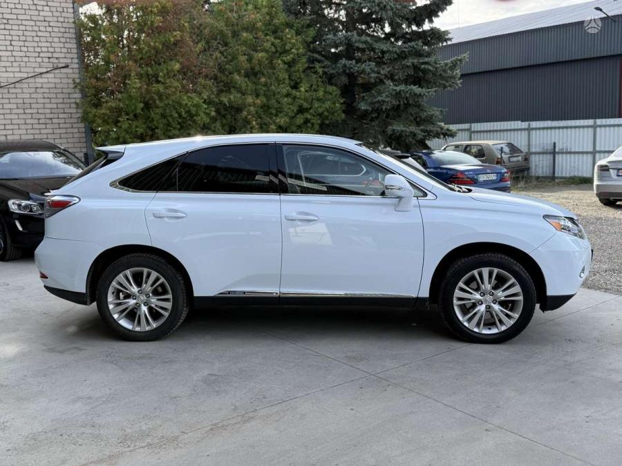 Balts Lexus RX 450h 2009 Kauņa, ar dzinēja tilpumu 3.46 L un nobraukumu 269 tūkst. km par 13200 €, foto 4 vietnē AUTOMOTO.COM.LV