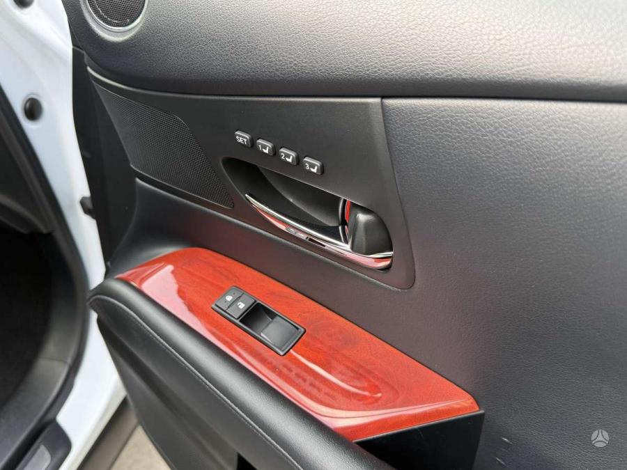 Balts Lexus RX 450h 2009 Kauņa, ar dzinēja tilpumu 3.46 L un nobraukumu 269 tūkst. km par 13200 €, foto 16 vietnē AUTOMOTO.COM.LV