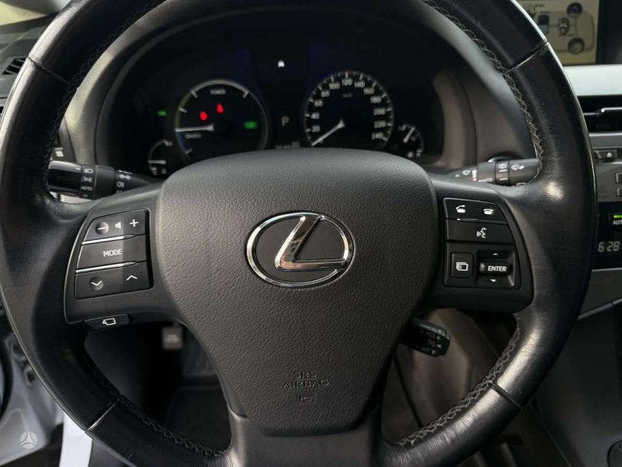 Balts Lexus RX 450h 2009 Kauņa, ar dzinēja tilpumu 3.46 L un nobraukumu 269 tūkst. km par 13200 €, foto 24 vietnē AUTOMOTO.COM.LV