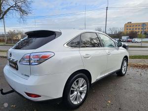 White Lexus RX 450h 2010 in Siauliai, with an engine capacity of 3.50 L and mileage of 249 thousand km for 11950 €, photo 8 on AUTOMOTO.COM.LV