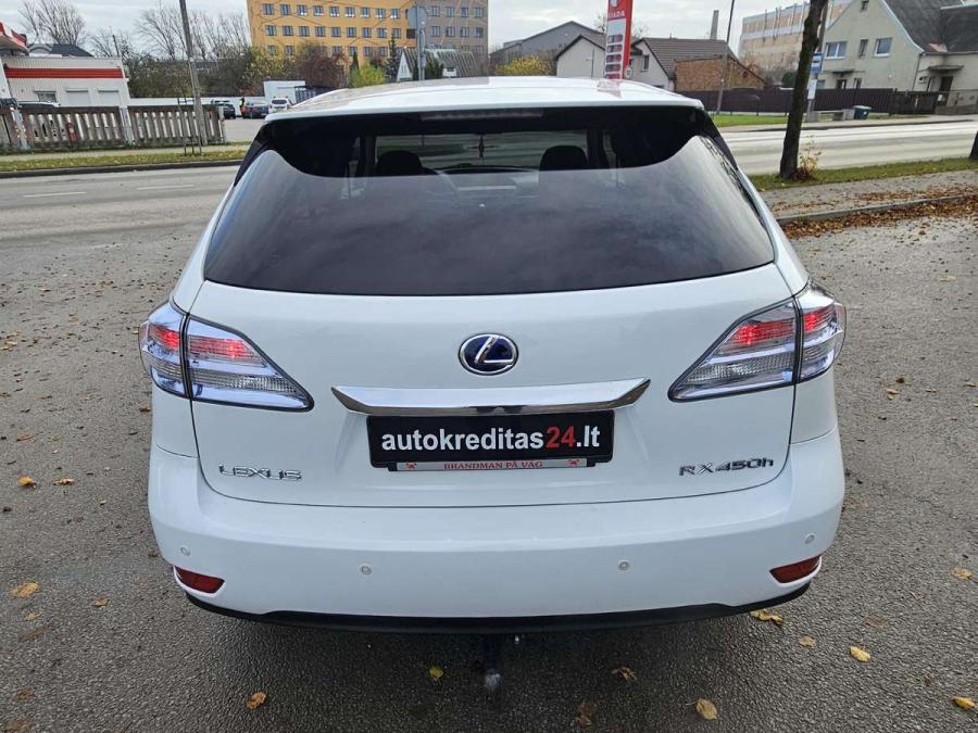 White Lexus RX 450h 2010 in Siauliai, with an engine capacity of 3.50 L and mileage of 249 thousand km for 11950 €, photo 9 on AUTOMOTO.COM.LV