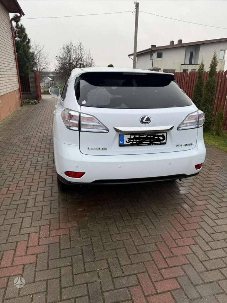 White Lexus RX 450h 2010 in Varena, with an engine capacity of 3.46 L and mileage of 256 thousand km for 11200 €, photo 4 on AUTOMOTO.COM.LV