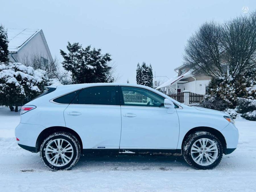 Balts Lexus RX 450h 2010 Viļņa, ar dzinēja tilpumu 3.50 L un nobraukumu 284 tūkst. km par 7600 €, foto 2 vietnē AUTOMOTO.COM.LV