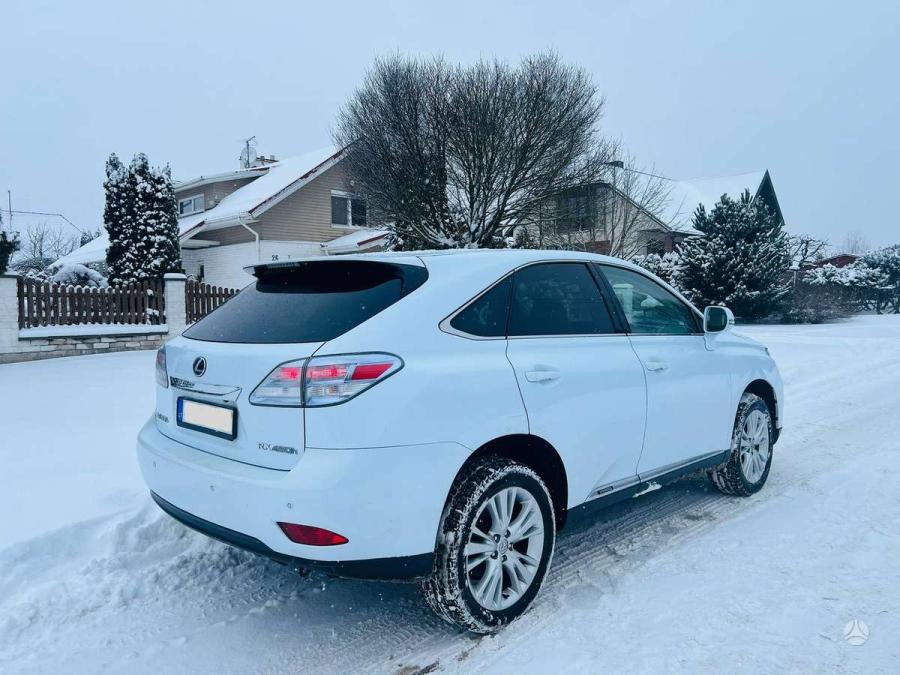 Balts Lexus RX 450h 2010 Viļņa, ar dzinēja tilpumu 3.50 L un nobraukumu 284 tūkst. km par 7600 €, foto 3 vietnē AUTOMOTO.COM.LV
