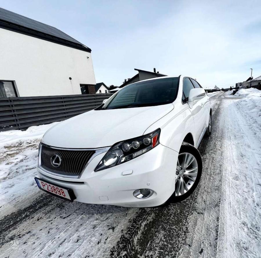 White Lexus RX 450h 2010 in Vilnius, with an engine capacity of 3.50 L and mileage of 220 thousand km for 11900 €, photo 1 on AUTOMOTO.COM.LV