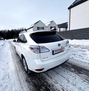 White Lexus RX 450h 2010 in Vilnius, with an engine capacity of 3.50 L and mileage of 220 thousand km for 11900 €, photo 3 on AUTOMOTO.COM.LV