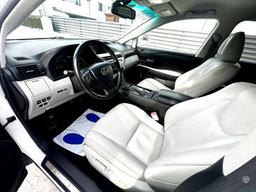 White Lexus RX 450h 2010 in Vilnius, with an engine capacity of 3.50 L and mileage of 220 thousand km for 11900 €, photo 11 on AUTOMOTO.COM.LV
