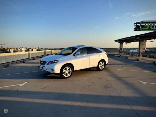 Balts Lexus RX 450h 2010 Viļņa, ar dzinēja tilpumu 3.46 L un nobraukumu 280 tūkst. km par 14000 €, foto 1 vietnē AUTOMOTO.COM.LV