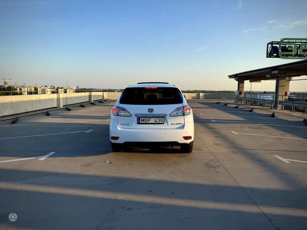 Balts Lexus RX 450h 2010 Viļņa, ar dzinēja tilpumu 3.46 L un nobraukumu 280 tūkst. km par 14000 €, foto 4 vietnē AUTOMOTO.COM.LV