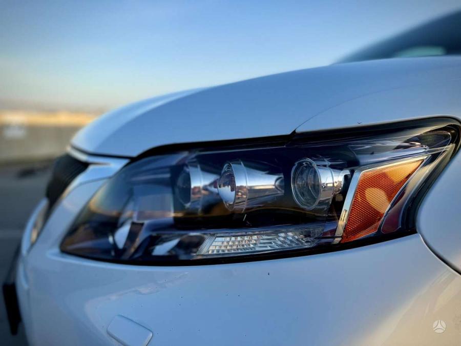 Balts Lexus RX 450h 2010 Viļņa, ar dzinēja tilpumu 3.46 L un nobraukumu 280 tūkst. km par 14000 €, foto 10 vietnē AUTOMOTO.COM.LV