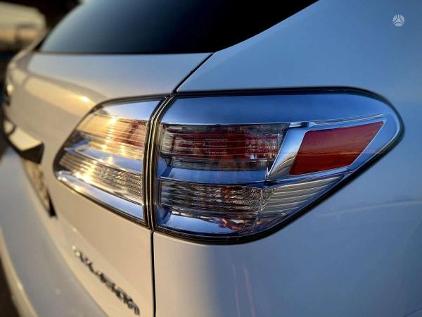 Balts Lexus RX 450h 2010 Viļņa, ar dzinēja tilpumu 3.46 L un nobraukumu 280 tūkst. km par 14000 €, foto 10 vietnē AUTOMOTO.COM.LV