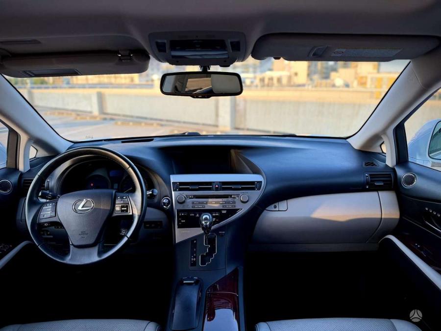 Balts Lexus RX 450h 2010 Viļņa, ar dzinēja tilpumu 3.46 L un nobraukumu 280 tūkst. km par 14000 €, foto 15 vietnē AUTOMOTO.COM.LV