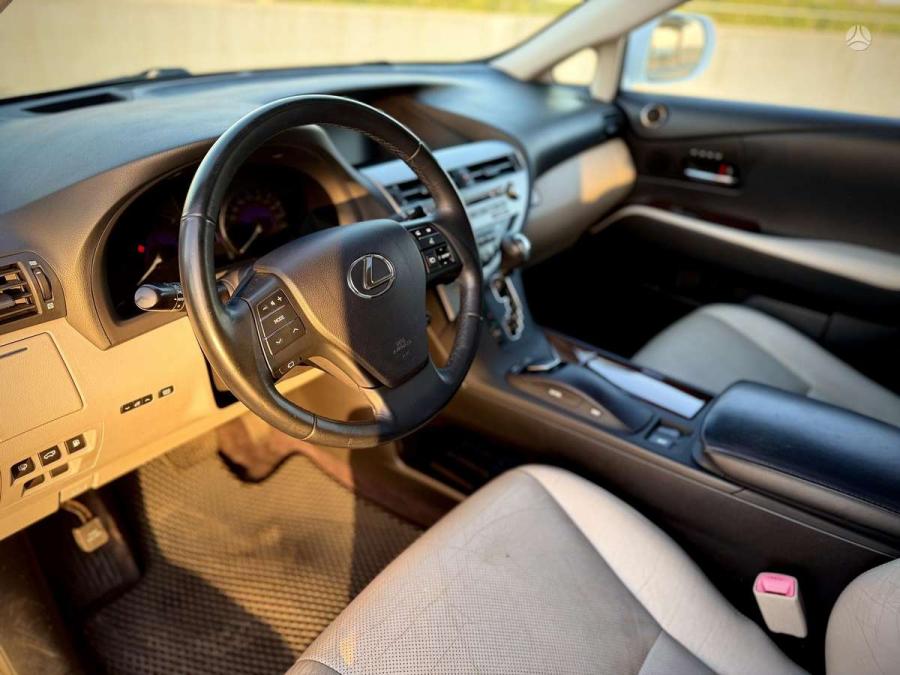 Balts Lexus RX 450h 2010 Viļņa, ar dzinēja tilpumu 3.46 L un nobraukumu 280 tūkst. km par 14000 €, foto 16 vietnē AUTOMOTO.COM.LV