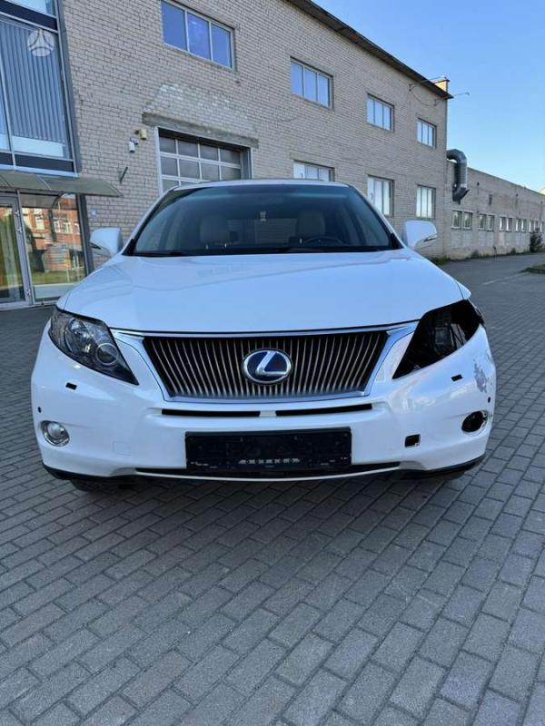 Balts Lexus RX 450h 2010 Šauļi, ar dzinēja tilpumu 3.50 L un nobraukumu 230 tūkst. km par 8250 €, foto 2 vietnē AUTOMOTO.COM.LV