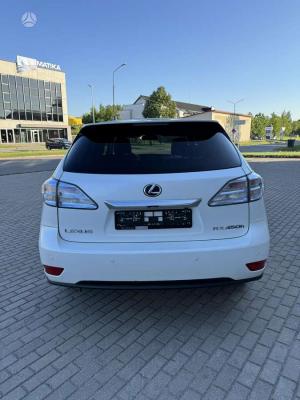 White Lexus RX 450h 2010 in Siauliai, with an engine capacity of 3.50 L and mileage of 230 thousand km for 8250 €, photo 6 on AUTOMOTO.COM.LV