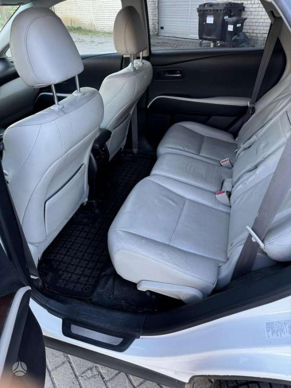 Balts Lexus RX 450h 2010 Šauļi, ar dzinēja tilpumu 3.50 L un nobraukumu 230 tūkst. km par 8250 €, foto 8 vietnē AUTOMOTO.COM.LV