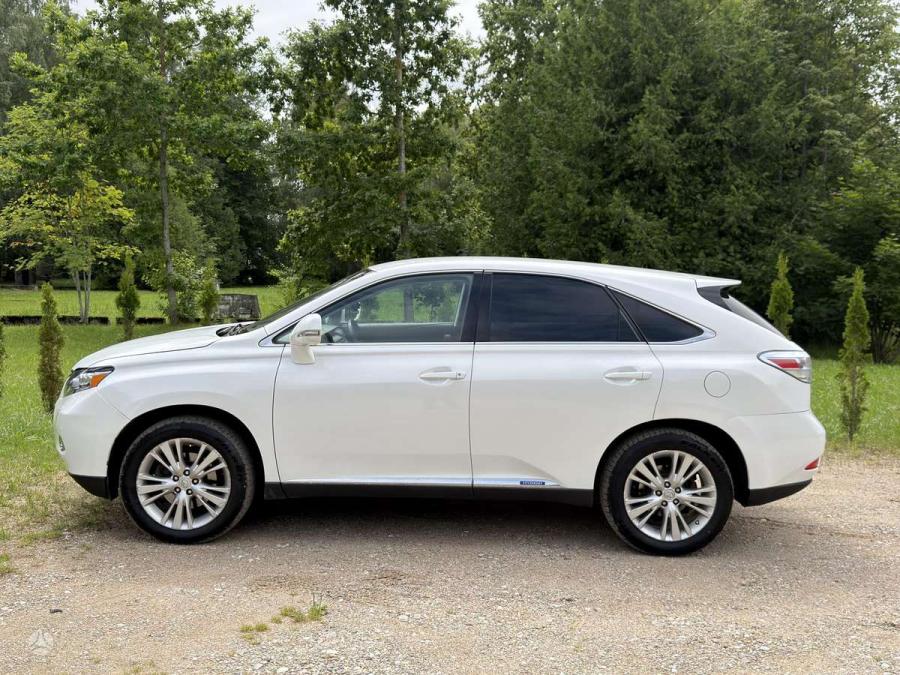 Balts Lexus RX 450h 2010 Šauļi, ar dzinēja tilpumu 3.50 L un nobraukumu 307 tūkst. km par 9400 €, foto 3 vietnē AUTOMOTO.COM.LV