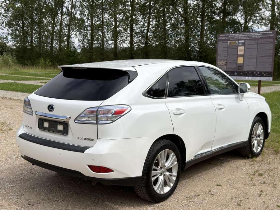 Balts Lexus RX 450h 2010 Šauļi, ar dzinēja tilpumu 3.50 L un nobraukumu 307 tūkst. km par 9400 €, foto 6 vietnē AUTOMOTO.COM.LV