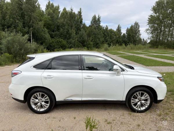 Белый Лексус RX 450h 2010 в Шяуляй, объемом двигателя 3.50 л и пробегом 307 тыс. км за 9400 €, фото 6 на AUTOMOTO.COM.LV