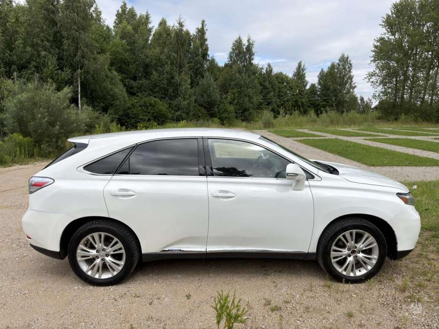 Balts Lexus RX 450h 2010 Šauļi, ar dzinēja tilpumu 3.50 L un nobraukumu 307 tūkst. km par 9400 €, foto 7 vietnē AUTOMOTO.COM.LV