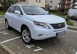 Balts Lexus RX 450h 2010 Viļņa, ar dzinēja tilpumu 3.50 L un nobraukumu 350 tūkst. km par 8999 €, foto  vietnē AUTOMOTO.COM.LV