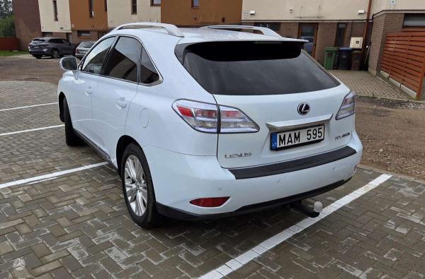 Balts Lexus RX 450h 2010 Viļņa, ar dzinēja tilpumu 3.50 L un nobraukumu 350 tūkst. km par 8999 €, foto 3 vietnē AUTOMOTO.COM.LV