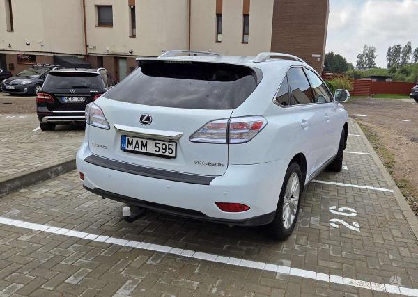 Balts Lexus RX 450h 2010 Viļņa, ar dzinēja tilpumu 3.50 L un nobraukumu 350 tūkst. km par 8999 €, foto 4 vietnē AUTOMOTO.COM.LV