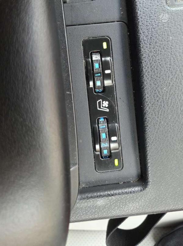 Balts Lexus RX 450h 2010 Viļņa, ar dzinēja tilpumu 3.50 L un nobraukumu 350 tūkst. km par 8999 €, foto 9 vietnē AUTOMOTO.COM.LV