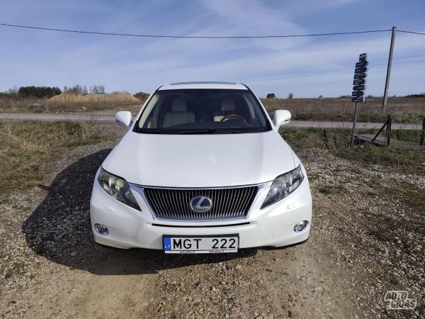 Balts Lexus RX 450h 2011 Viļņa, ar dzinēja tilpumu 3.50 L un nobraukumu 305 tūkst. km par 11450 €, foto 2 vietnē AUTOMOTO.COM.LV
