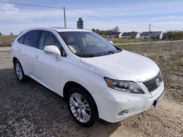 Balts Lexus RX 450h 2011 Viļņa, ar dzinēja tilpumu 3.50 L un nobraukumu 305 tūkst. km par 11450 €, foto 3 vietnē AUTOMOTO.COM.LV