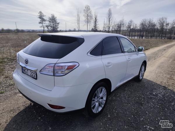 Balts Lexus RX 450h 2011 Viļņa, ar dzinēja tilpumu 3.50 L un nobraukumu 305 tūkst. km par 11450 €, foto 4 vietnē AUTOMOTO.COM.LV