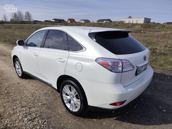Balts Lexus RX 450h 2011 Viļņa, ar dzinēja tilpumu 3.50 L un nobraukumu 305 tūkst. km par 11450 €, foto 5 vietnē AUTOMOTO.COM.LV