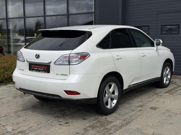Balts Lexus RX 450h 2011 Viļņa, ar dzinēja tilpumu 3.46 L un nobraukumu 100 tūkst. km par 16999 €, foto 4 vietnē AUTOMOTO.COM.LV