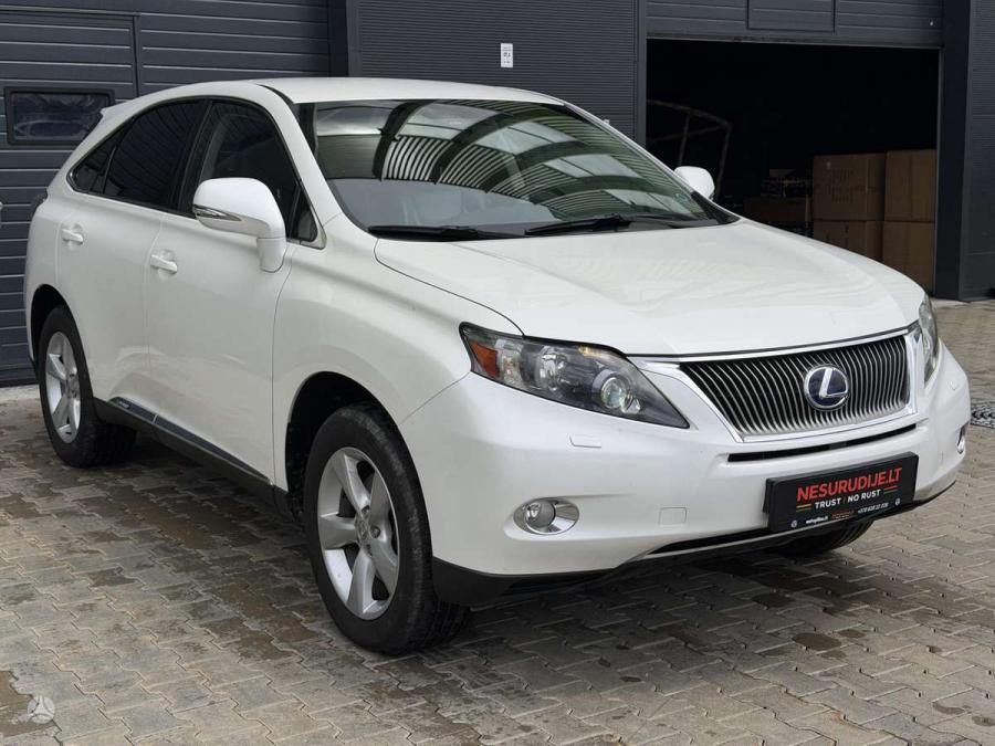 White Lexus RX 450h 2011 in Vilnius, with an engine capacity of 3.46 L and mileage of 100 thousand km for 16999 €, photo 6 on AUTOMOTO.COM.LV
