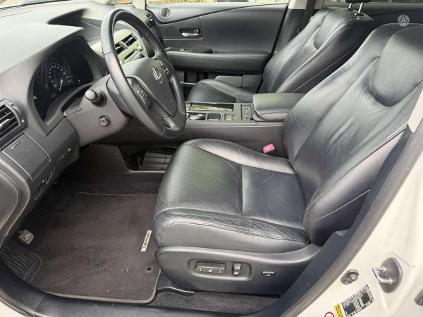 Balts Lexus RX 450h 2011 Viļņa, ar dzinēja tilpumu 3.46 L un nobraukumu 100 tūkst. km par 16999 €, foto 9 vietnē AUTOMOTO.COM.LV