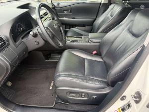 White Lexus RX 450h 2011 in Vilnius, with an engine capacity of 3.46 L and mileage of 100 thousand km for 16999 €, photo 10 on AUTOMOTO.COM.LV