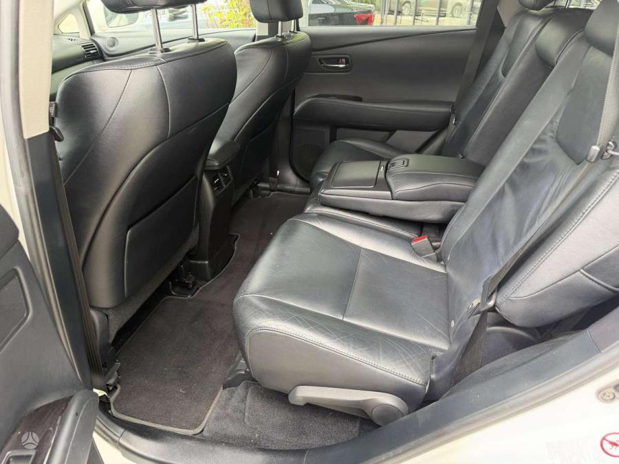 White Lexus RX 450h 2011 in Vilnius, with an engine capacity of 3.46 L and mileage of 100 thousand km for 16999 €, photo 11 on AUTOMOTO.COM.LV