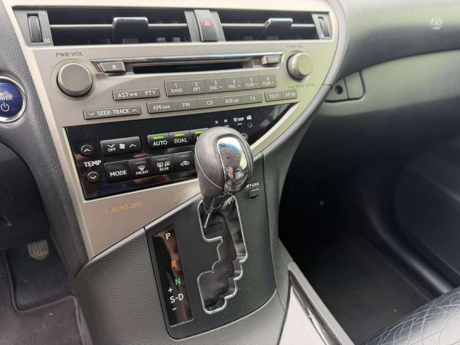 White Lexus RX 450h 2011 in Vilnius, with an engine capacity of 3.46 L and mileage of 100 thousand km for 16999 €, photo 12 on AUTOMOTO.COM.LV