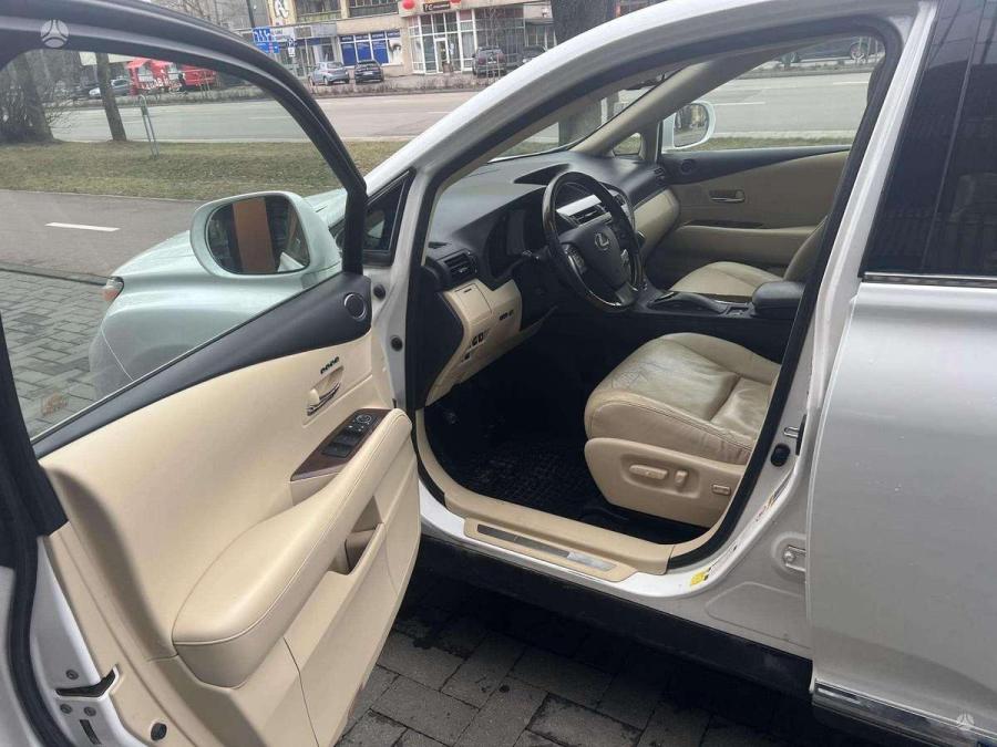 Balts Lexus RX 450h 2011 Viļņa, ar dzinēja tilpumu 3.46 L un nobraukumu 247 tūkst. km par 11999 €, foto 10 vietnē AUTOMOTO.COM.LV